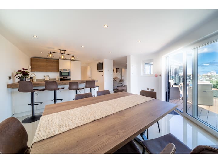Newquay Sea View Penthouse Apartment Near Beaches - Newquay