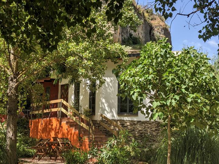 Bright And Spacious Guesthouse For 4 On Eco-land - Setenil de las Bodegas