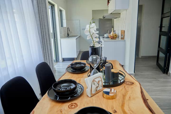 Luxurious Messe Luxe Apartment Near Airport - Harare
