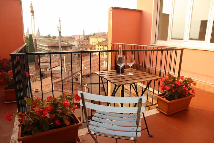 Penthouse In City Center - Panoramic Terrace - Verona