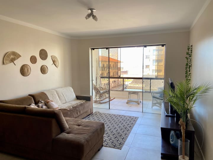 Apartamento Amplo, Apenas 30 Metros Do Mar. - Capão da Canoa