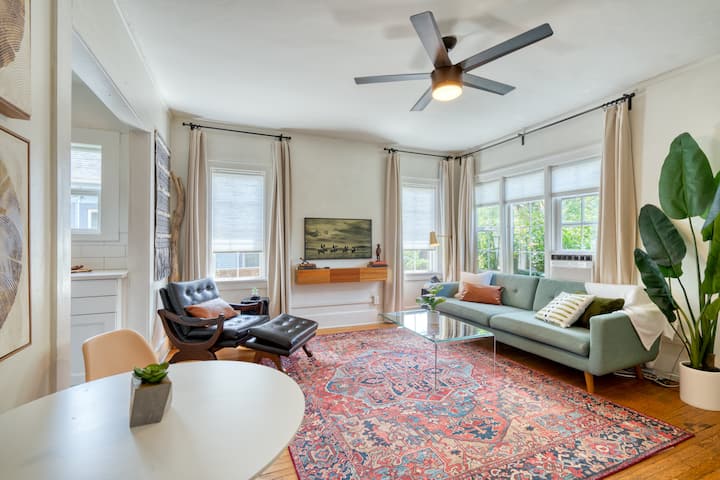 Urban Luxury! Central Location! Walk Everywhere! - Portland, OR