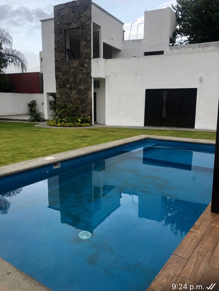 Lugar Encantador Con Alberca Para 15 - Cuernavaca