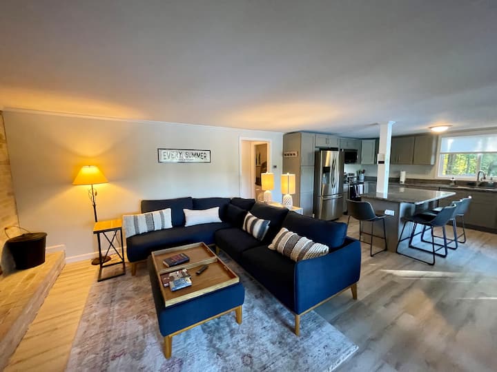 Cozy Nh Retreat | Near Lakes, Trails & Skiing - Pittsfield, NH