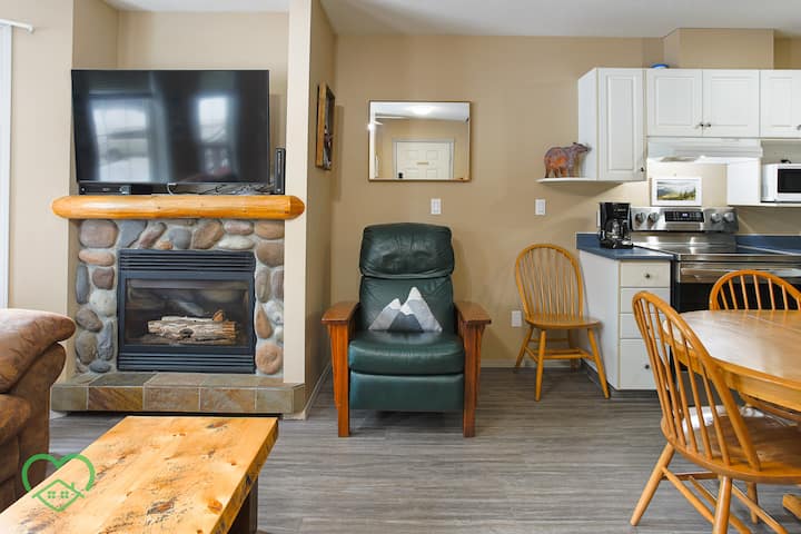 3 Story Riverside  Townhome - Fernie