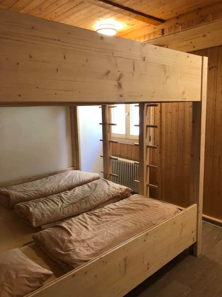 Dortoir 6 Lits Dans Une Cabane De Montagne - Crans-Montana