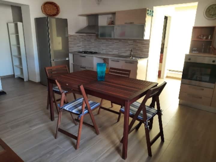 Alloggio Incantevole E Posto Auto Nella Proprietà - Porto Torres