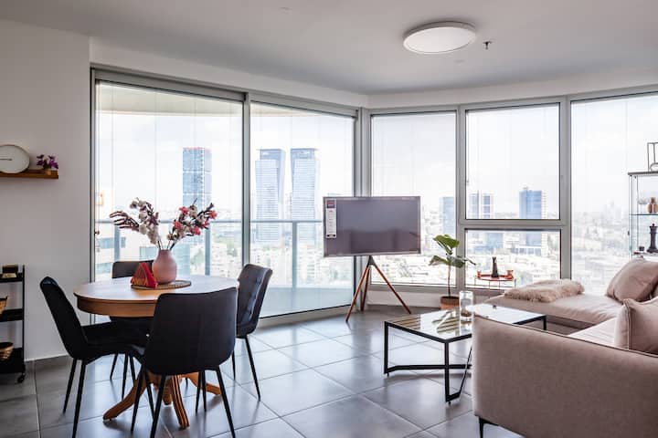 Gindi Tower 3 Bedrooms+free Parking & Terrace - Tel Aviv-Yafo