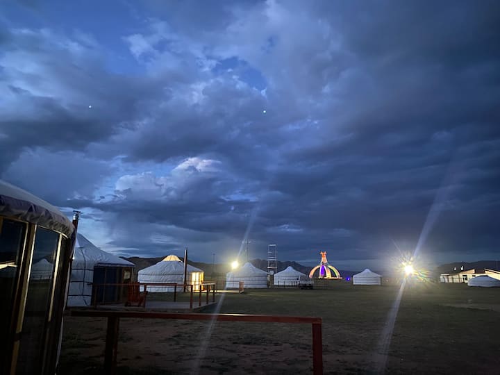 Khatan Urguu. Bedroom Yurt Whit Indoor Fireplace - Mongolia