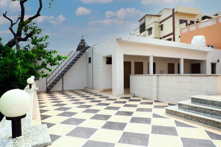 Luxury Riverside Villa – 5br Comfort Near Ganges - Haridwar
