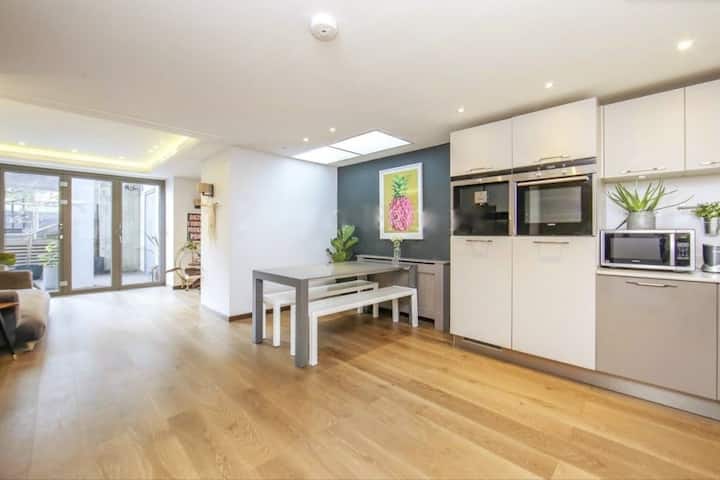 Spacious, Canal-side, 3bed Flat - Londra
