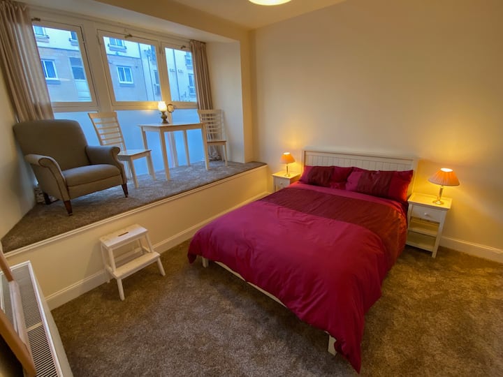 Bright, Spacious & Central Room W Private Bathroom - Edinburgh