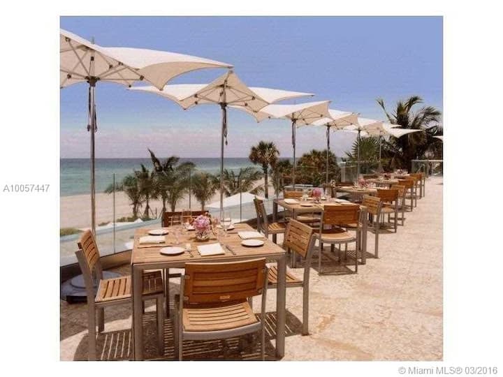 Condo Hotel Sobre La Playa Para Seis Personas - Sunny Isles Beach, FL