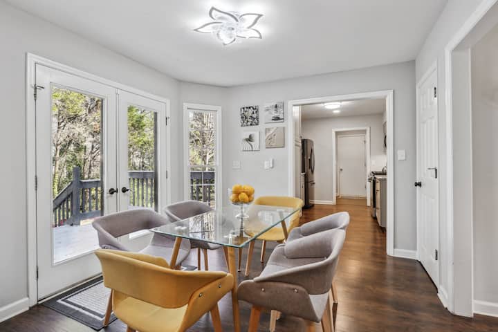 Modern Convenient Spot To Enjoy & Relax! - Roswell, GA