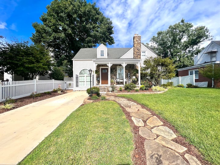 Country Cottage In The City - Fort Patrick Henry Lake, TN