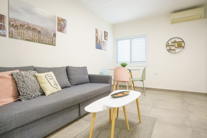 Spacious Newly Renovated 2- Rooms Apartment - Tel Aviv-Yafo
