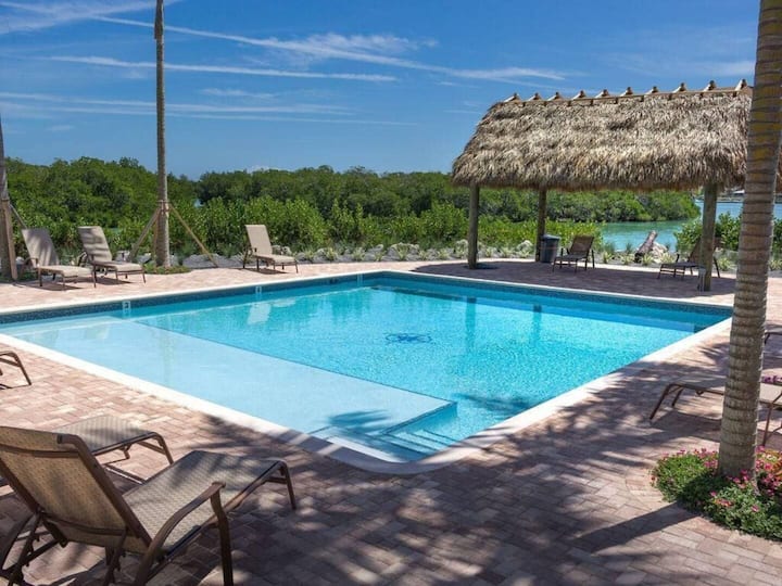 Stunning Waterfront Retreat With Dockage & Pool -C - Marathon, FL