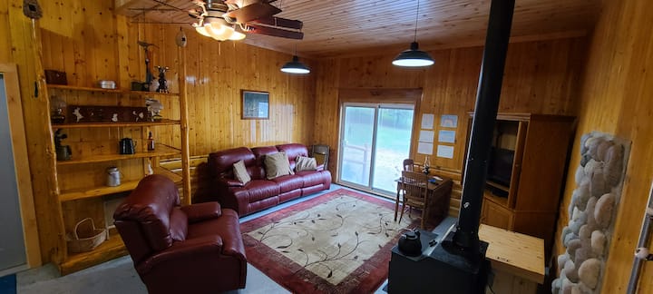 Rustic Room Within The Woods - Spring Lake, WI