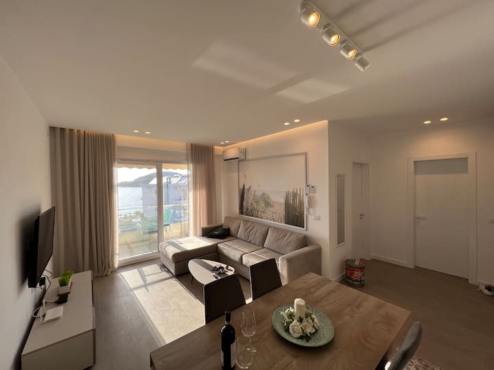 Sea Breeze Apartments 02 - Himarë