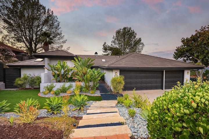Poway Retreat | Hot Tub, Big Back Deck & Games! - Poway, CA