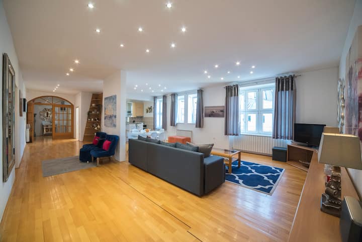 Spacious City Apartment Next To The Main Square - Zagreb