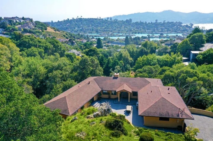 5 Bedroom Home In Tiburon - Coastal Trail, CA