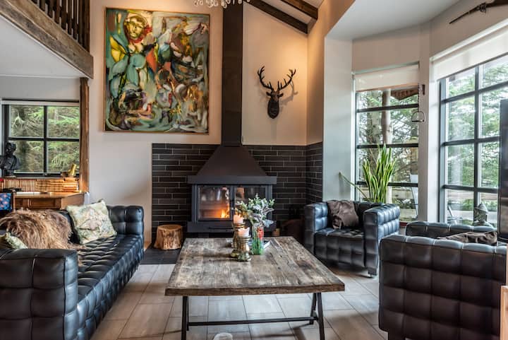 Luxury Holiday Lakefront Villa, Hot Tub, Game Rm - Selfoss