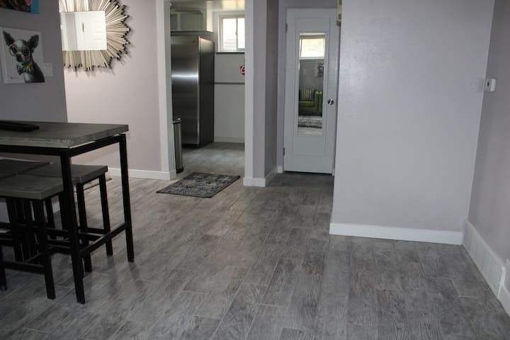 Newly Updated 1 Bedroom Place With Full Kitchen. - Denver, CO