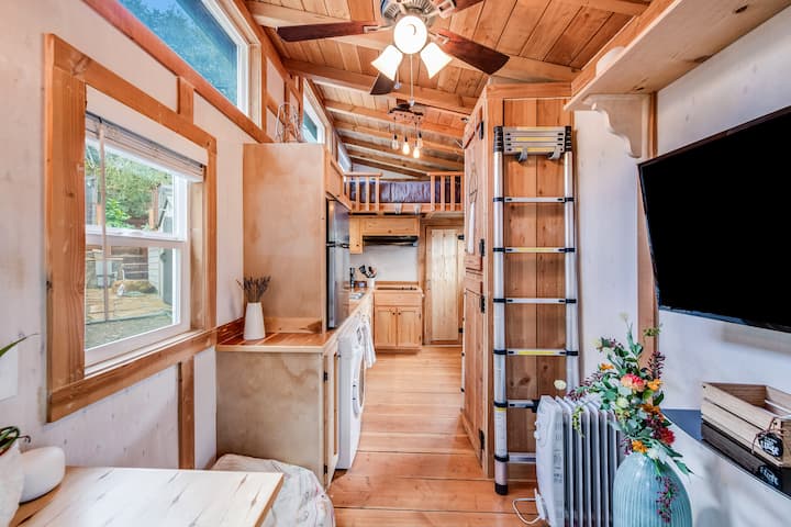 "New" The Birds Nest In Topanga Canyon Tiny Home - Calabasas, CA