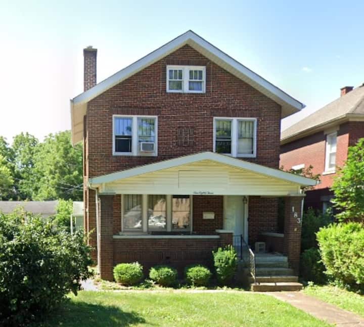 Convenient Ohio State Campus 3 Bedroom House - Dublin, OH
