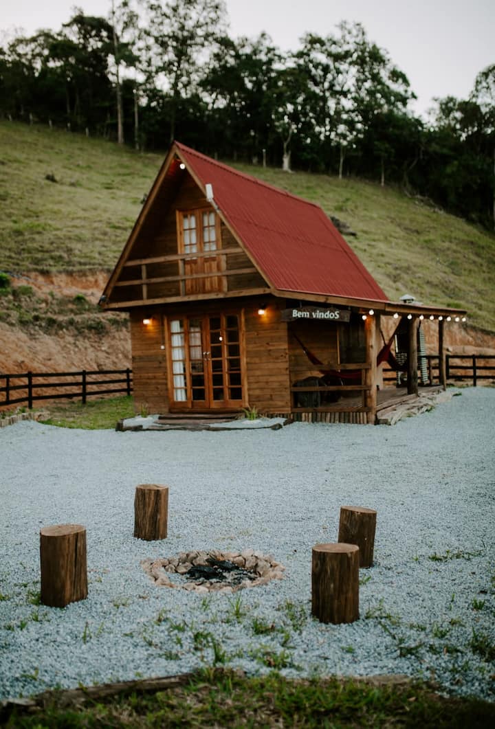 Cabana Isolada Nas Montanhas
Refúgio Nascer Do Sol - Águas Mornas