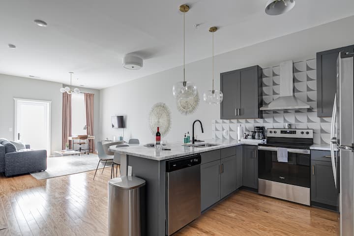 Walkable Location, Chic Décor, Superior Service - Richmond, VA