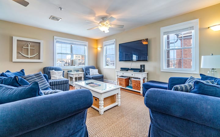 Elevator, King Bed, Beach Tags And Parking - Sea Isle City, NJ