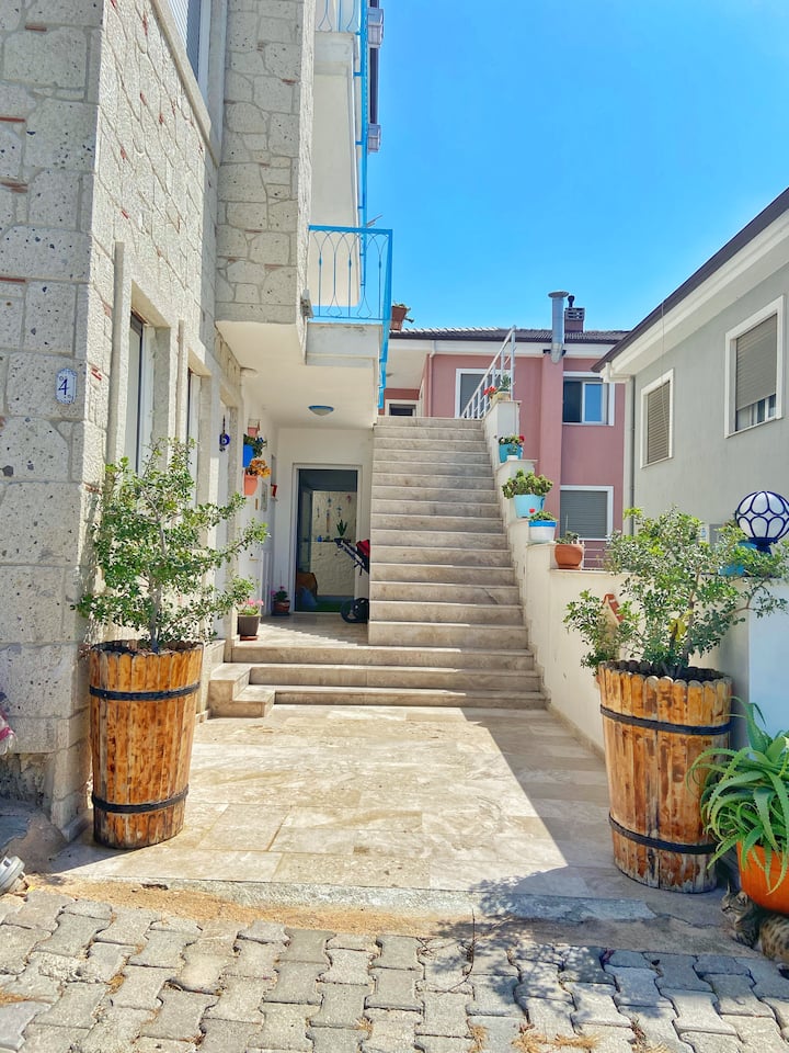 Ferah Giriş Katı Modern Daire - Çeşme