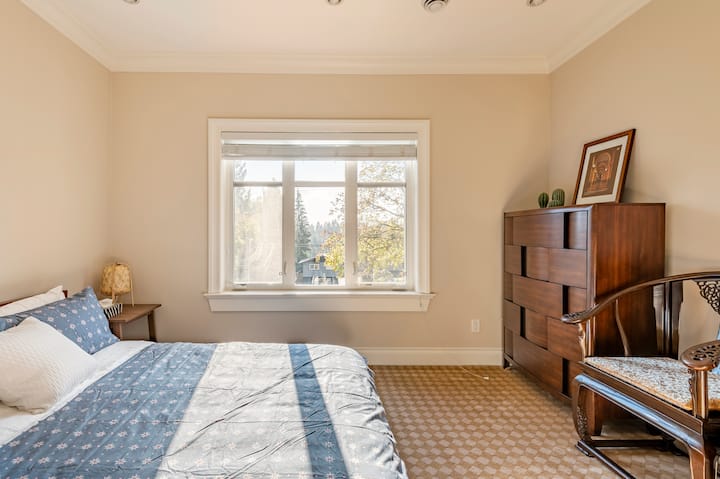 Stay In Quiet Warm Room - Burnaby