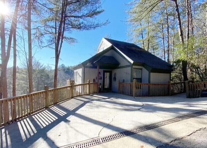 3br Mt Yonah Views & 2 Minutes From Downtown Helen - Helen, GA