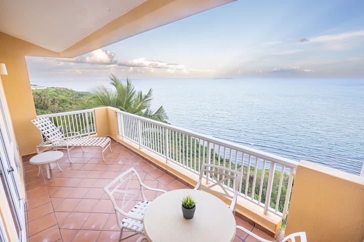 *Azul Marino* Golf & Ocean View Luxury Condo - Fajardo