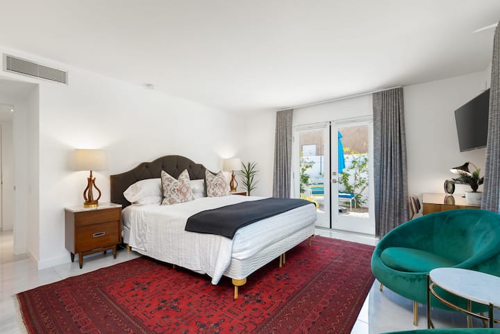 Elegant 1-bedroom Suite With King Bed And Pool - Palm Springs