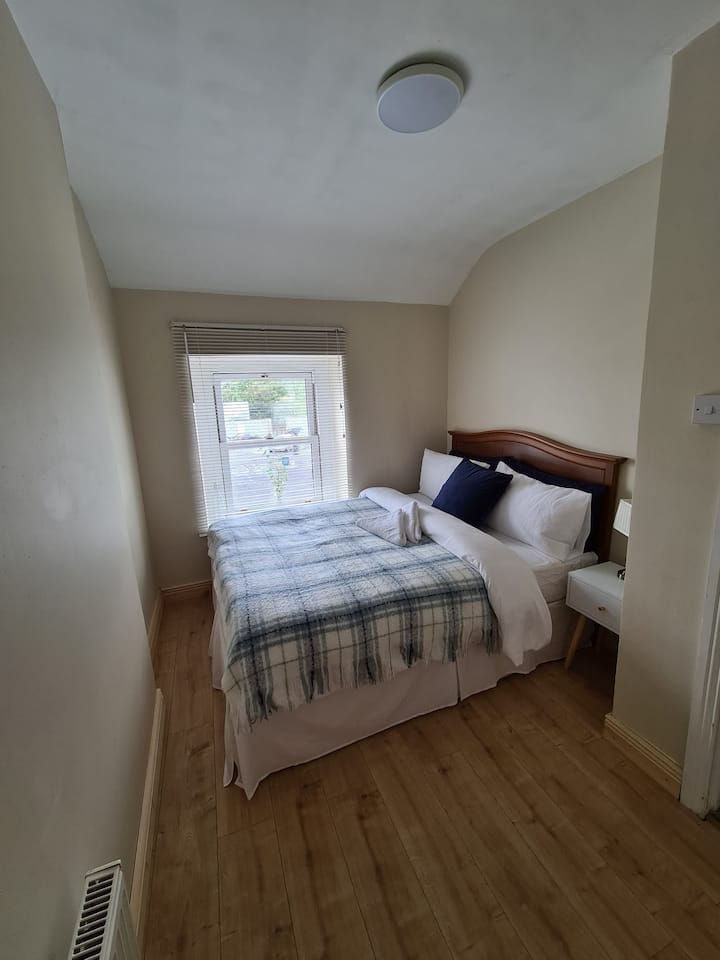Wonderful Small Bedroom Galway City Center - Galway