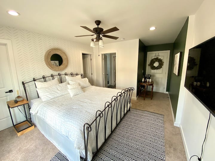 Adorable 1 Bedroom Suite W Private Patio/fireplace - Phoenix, AZ