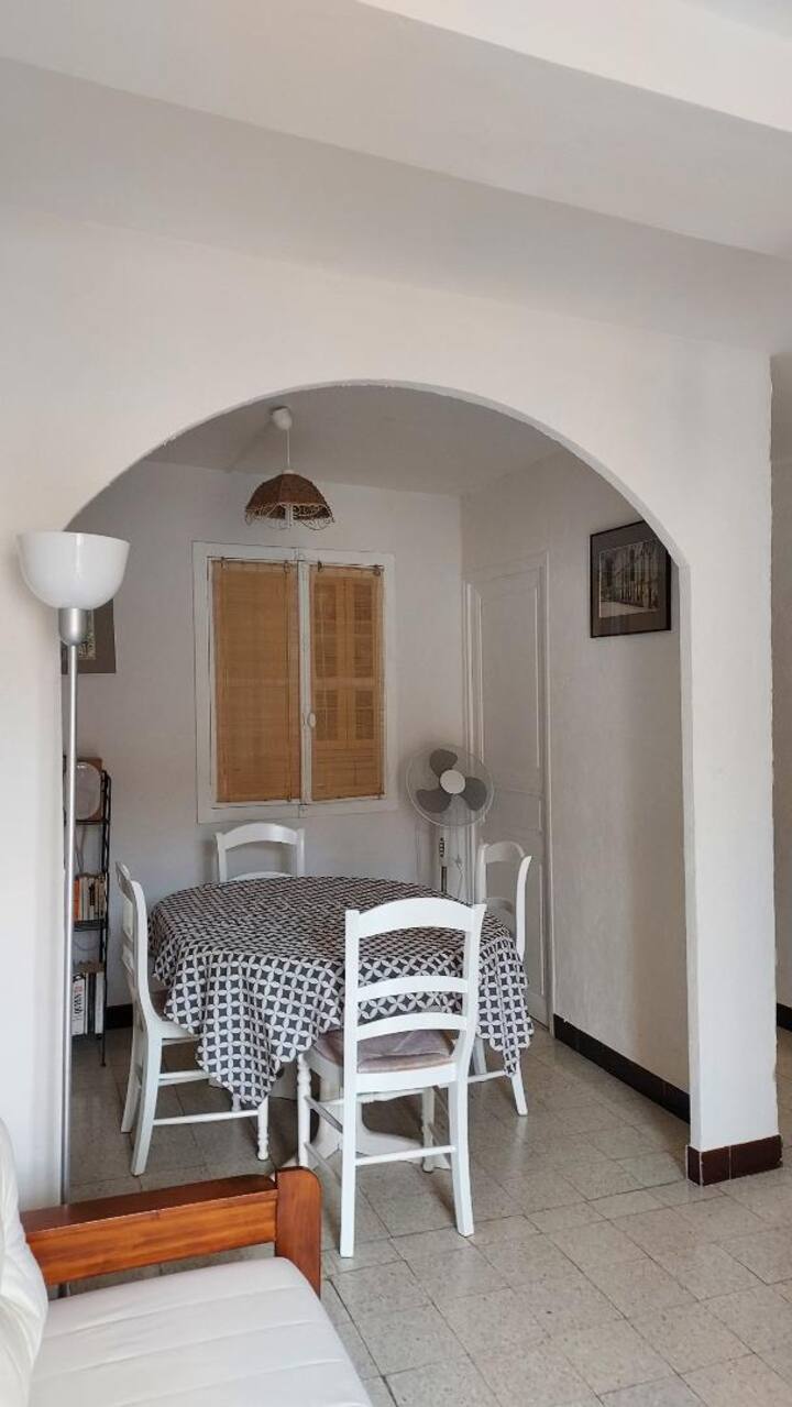 Appartement 4 Personnes, Centre Cerbère Avec Wifi - Portbou