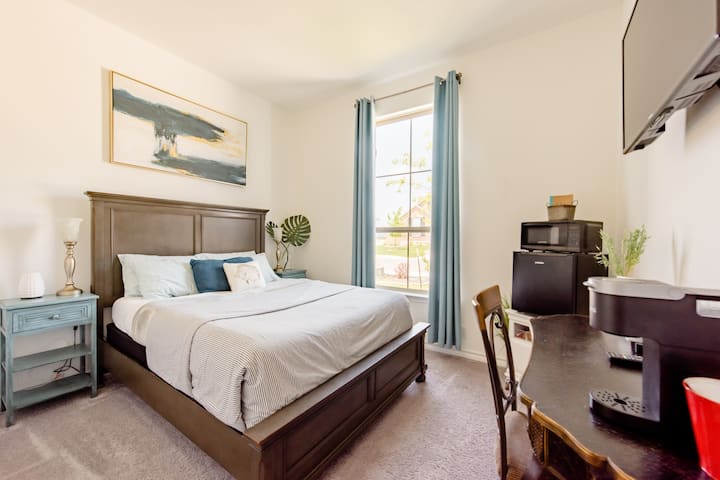 Cozy & Quiet 1 Bed/1 Bath - Helotes, TX