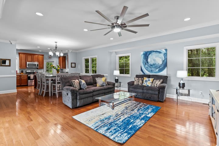 Gorgeous 4 Bd Home With Elevator. No Cleaning Fee! - Wilmington, NC