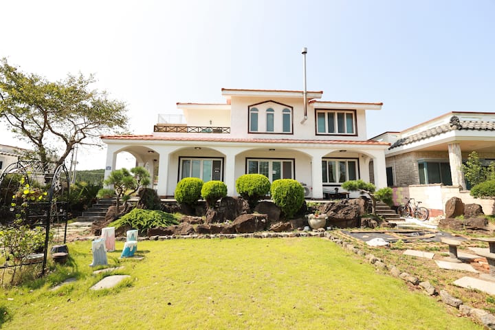 영어마을과 신화월드가 가까운 136평 중산간전원주택 - Jeju-do