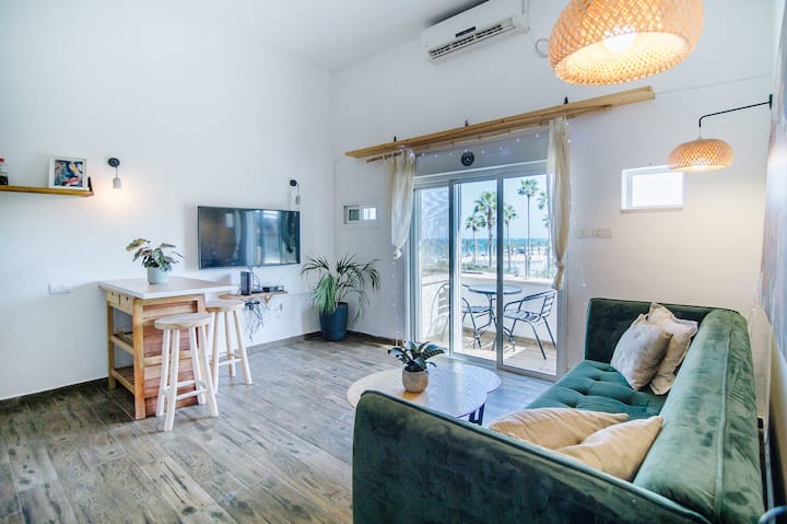 Two Rooms Two Balconies,step By The Beach ! - Tel Aviv