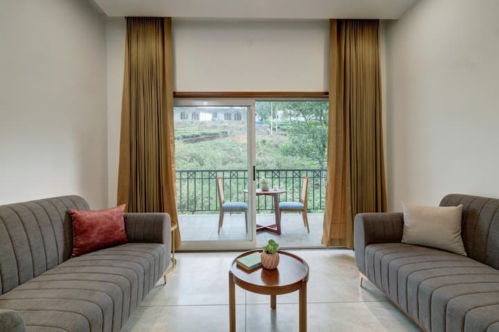 Pakoid Cottages: Deluxe Balcony Room - Kuttikkanam