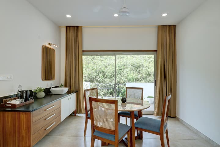 Pakoid Cottages: Garden View Suit - Kuttikkanam