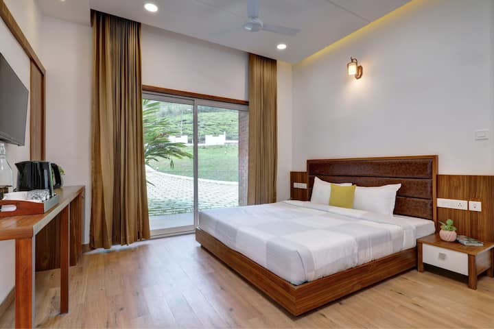 Pakoid Cottages: Garden View Room - Kuttikkanam