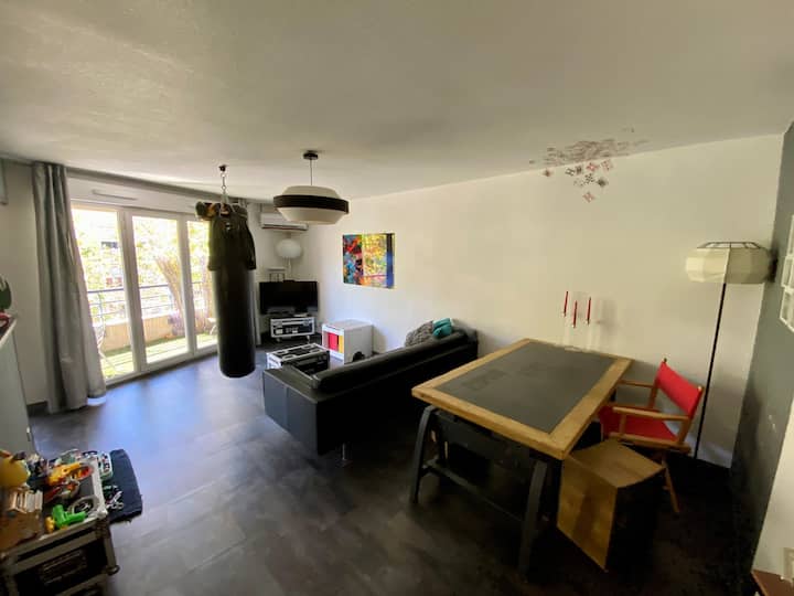 Apparentement Balcon Et Parking - Lyon