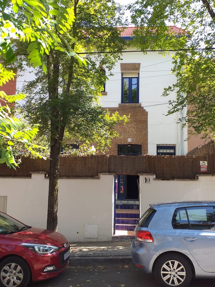 Preciosa Casita  En La Colonia De Ciudad Jardin - Madrid